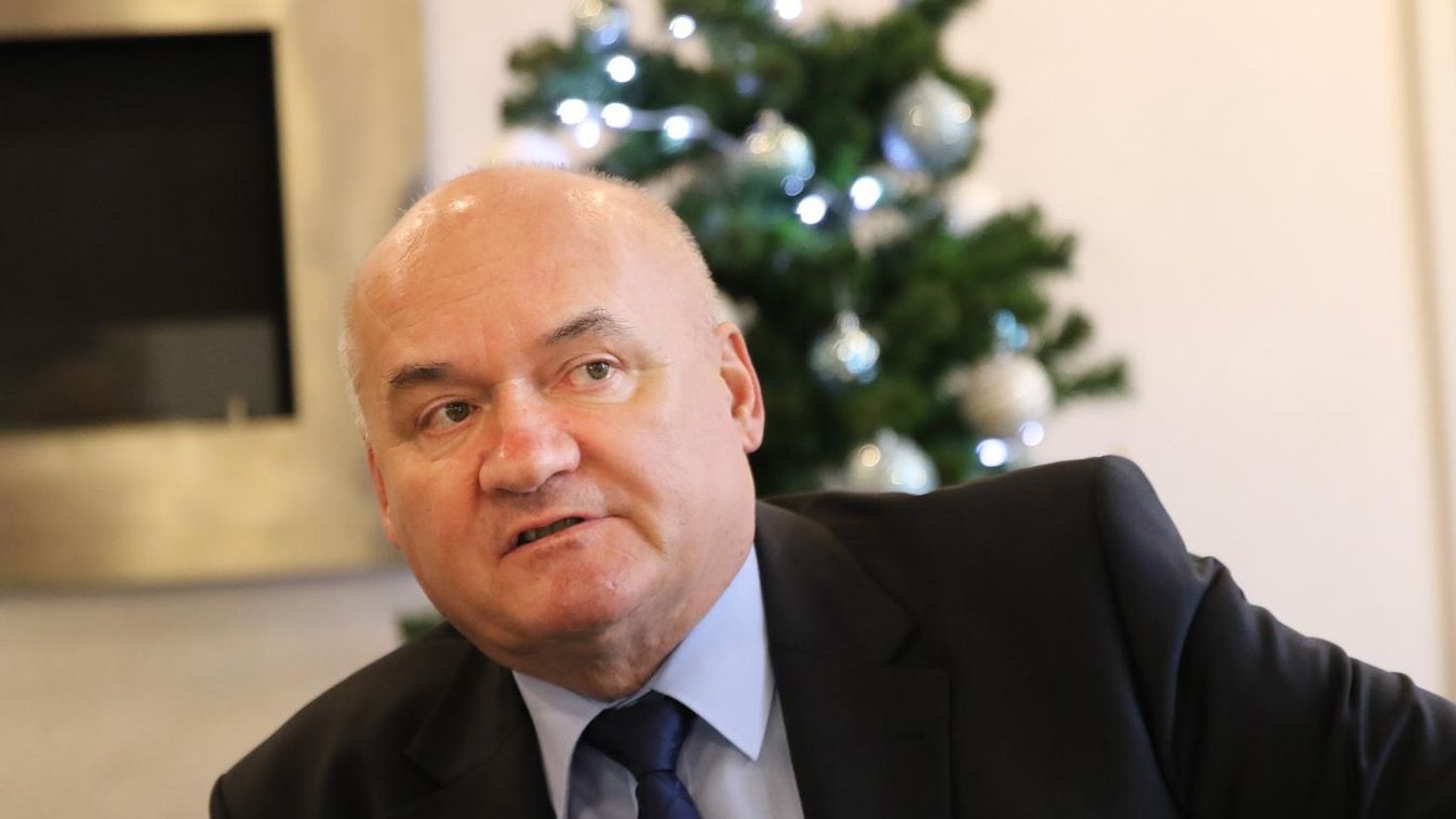 Dr. Hende Csaba a 2018-as év értékelése során előre is tekintett 2019-re
