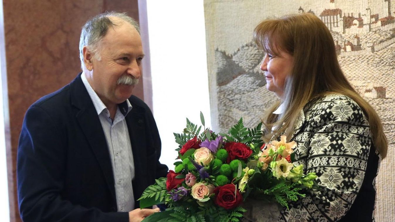 Cebula Anna képtárigazgatót Sárvár Város Érdemrenddel tüntették ki