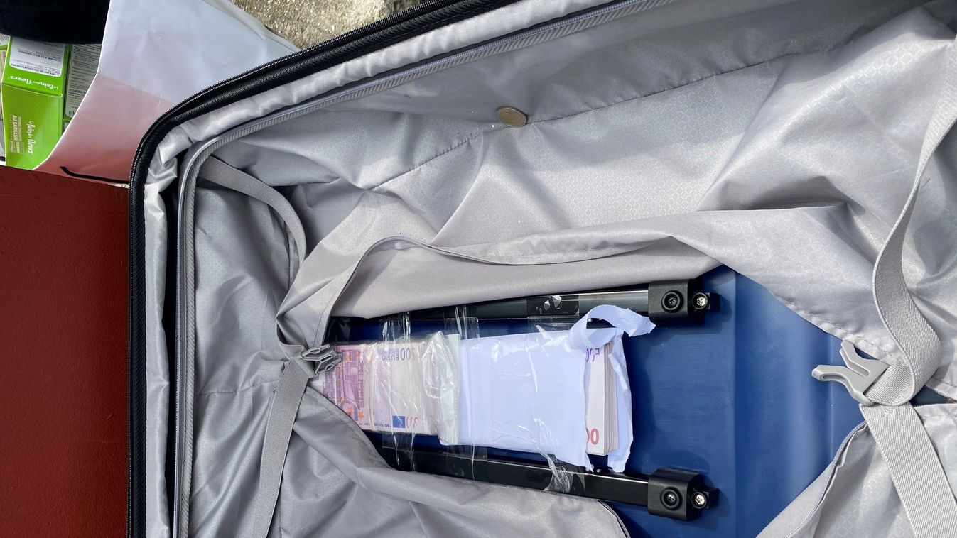 Nem csak dohány, boxer és vipera is volt a poggyászokban