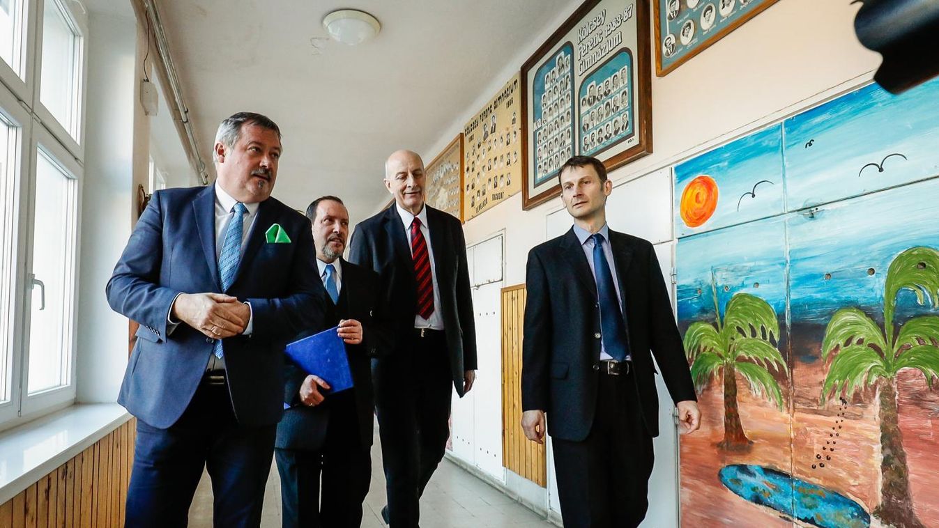 Felújítják a körmendi gimit a szertártól a lépcsőig