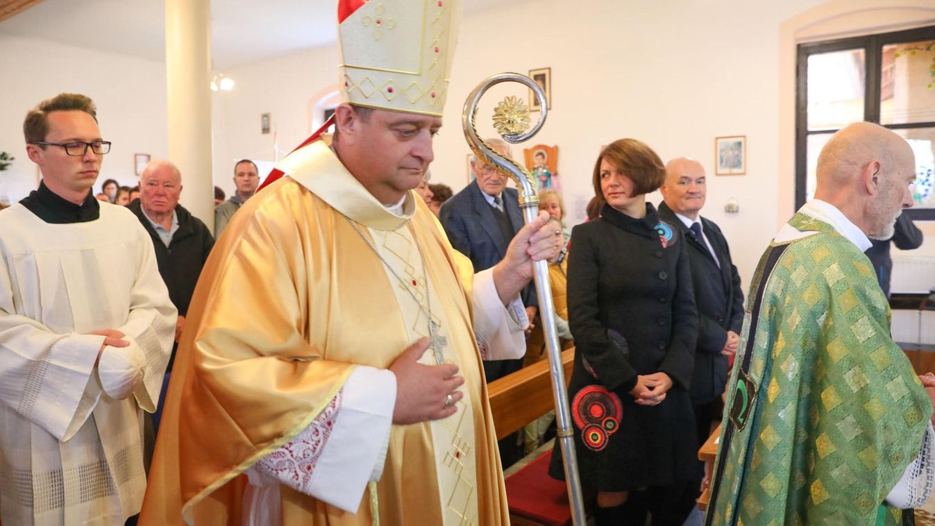 Petőfi-telepi ünnep: 25 éve szentelték fel a Jézus Szíve-templomot