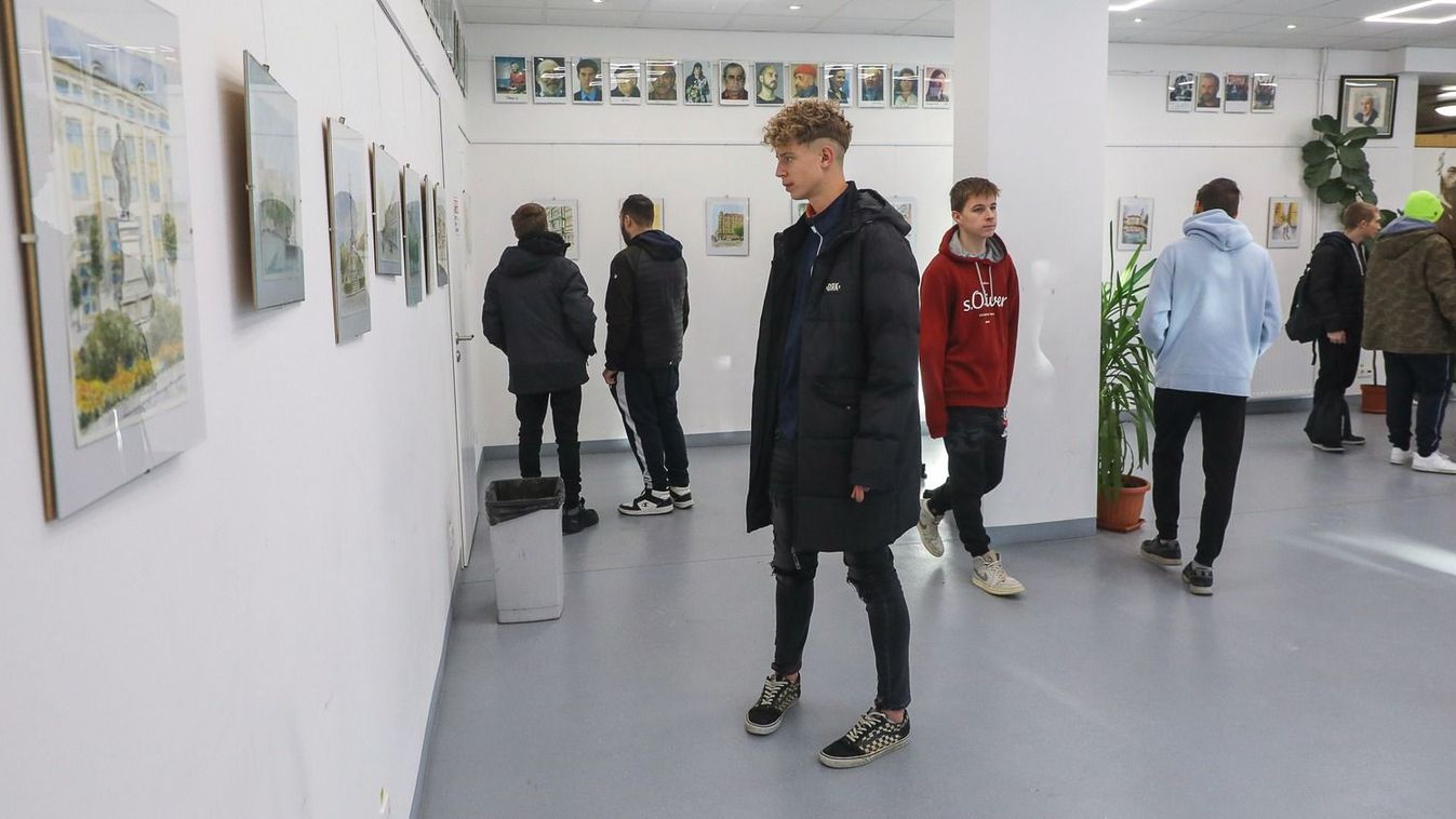 Városunk millió arca elevenedik meg Frank Judit akvarell képein