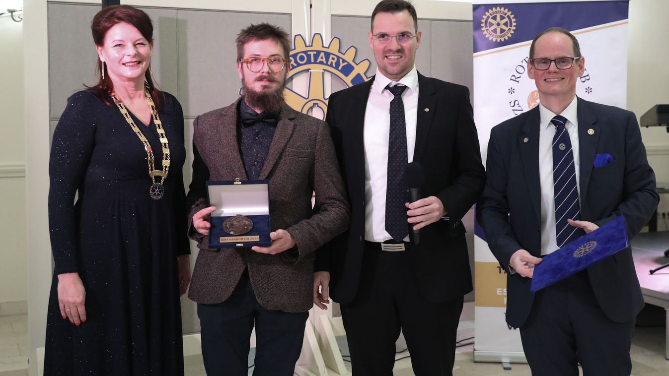 Veres Márton Vitéz szobrászművész kapja a Kiss Sándor-díjat - fotók