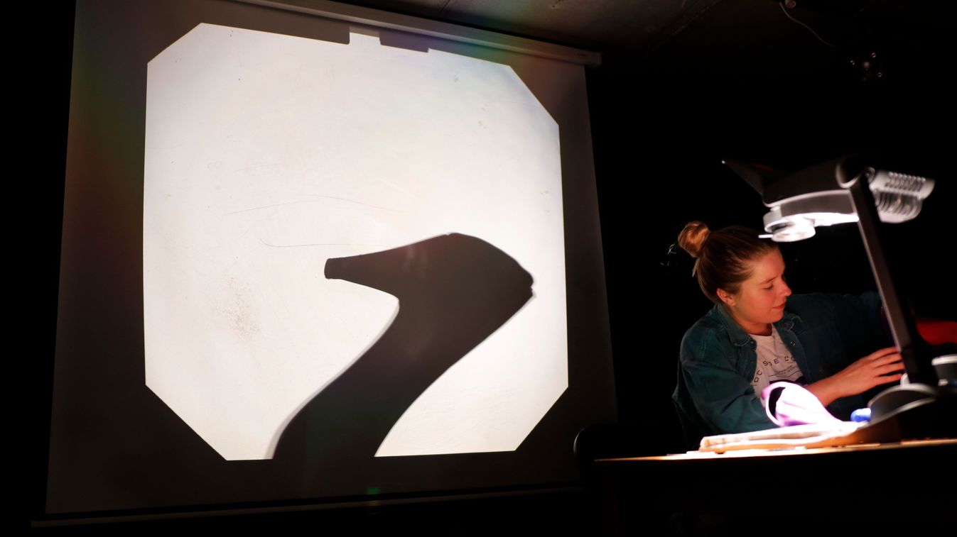 Függőség és gyerekmagány - Boznánszky Anna, a budapesti Káva színész ...