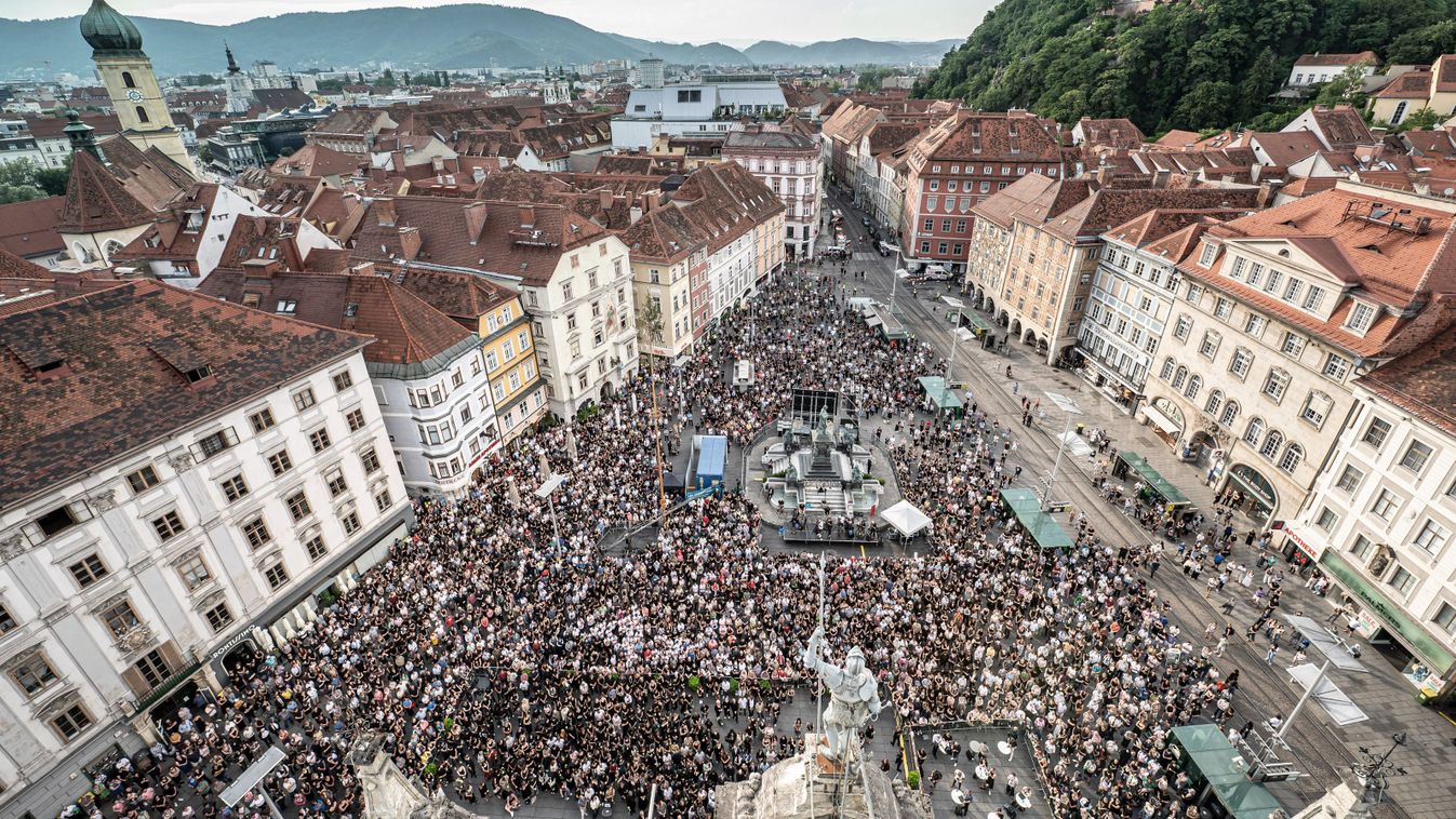 Iskolai lövöldözés - Ezrek gyászoltak Graz főterén