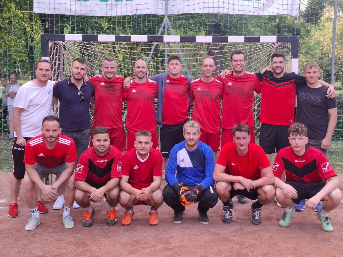 Kispályás foci: dobogós csapatok, névsorok, képek