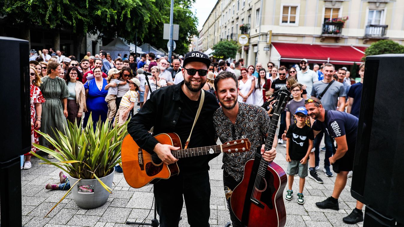 Zaporozsec dalpremier a karneváli forgatagban - fotók, videó