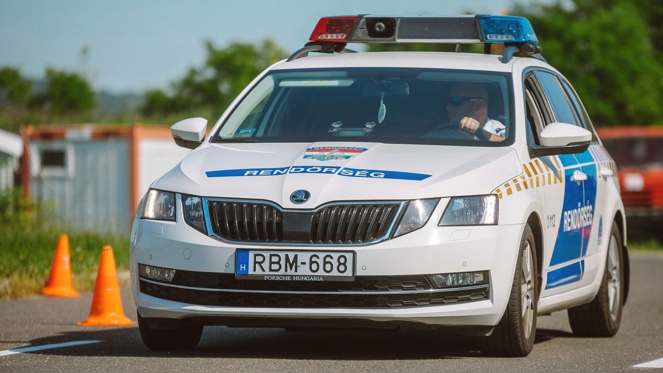 Baleset az M86-oson: két autó ütközött Vátnál