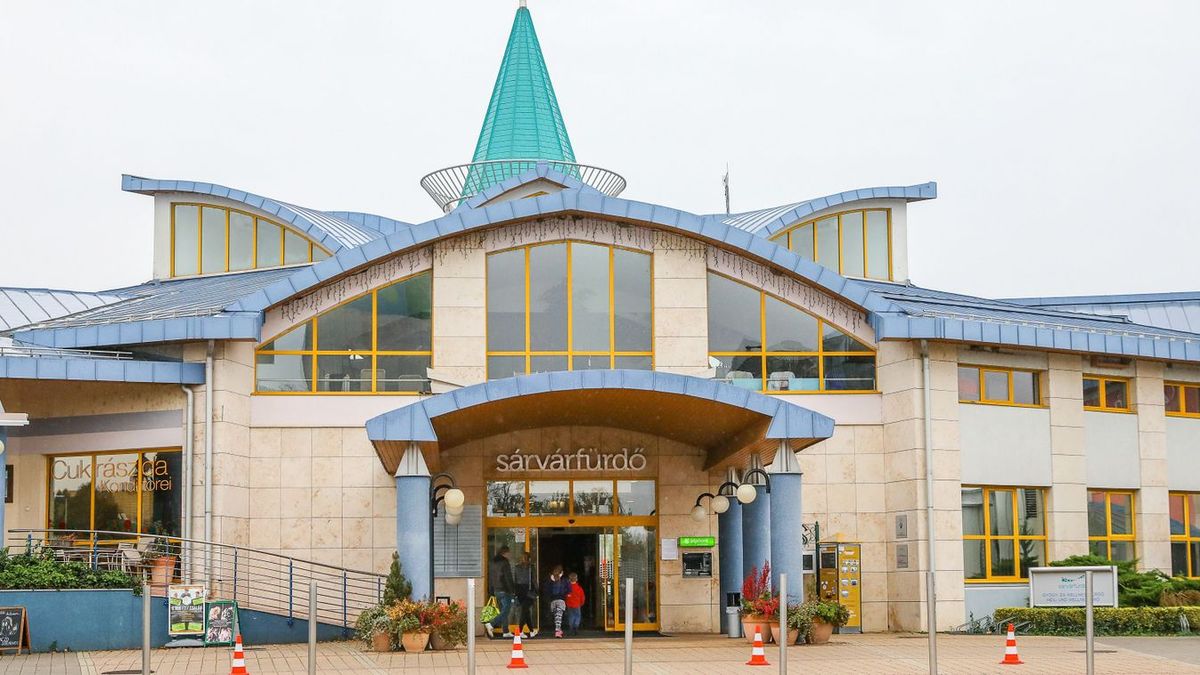 Sárvári fürdő: Ilyen menő csúszdapark épül - videón mutatjuk a ...