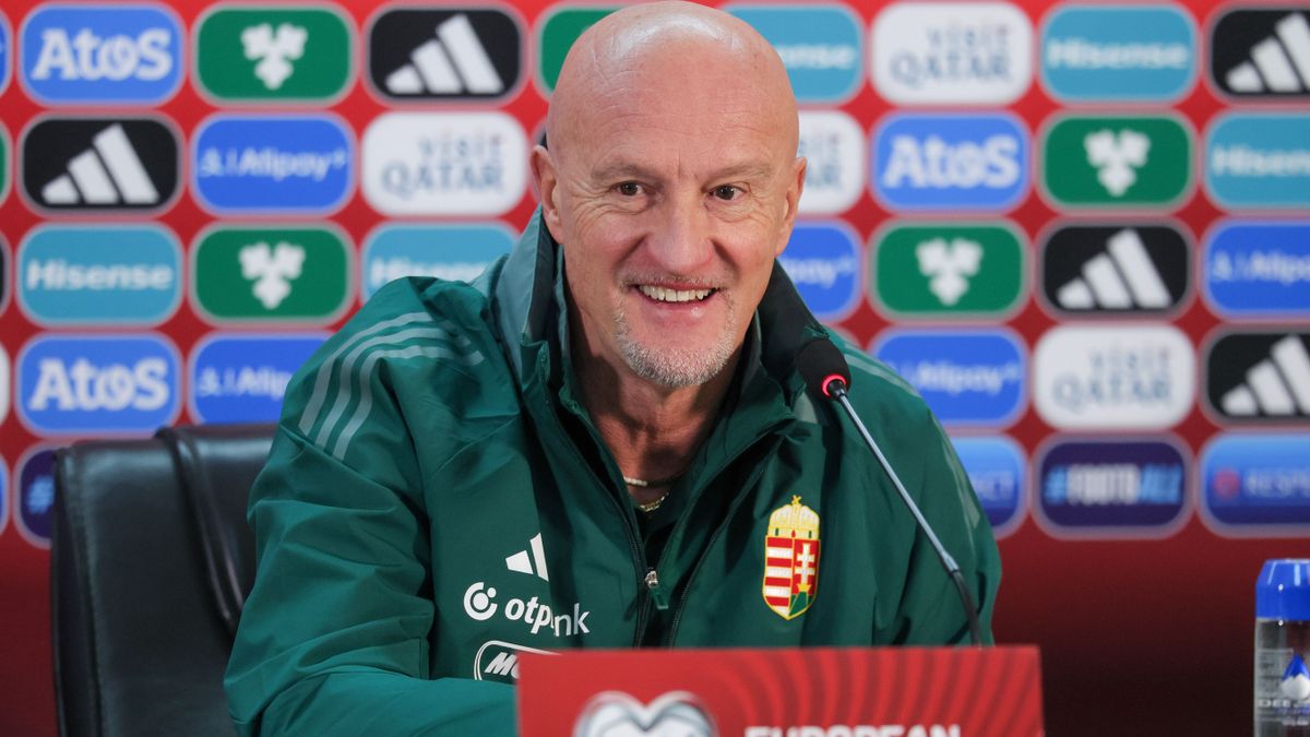 Velha safada se exibindo