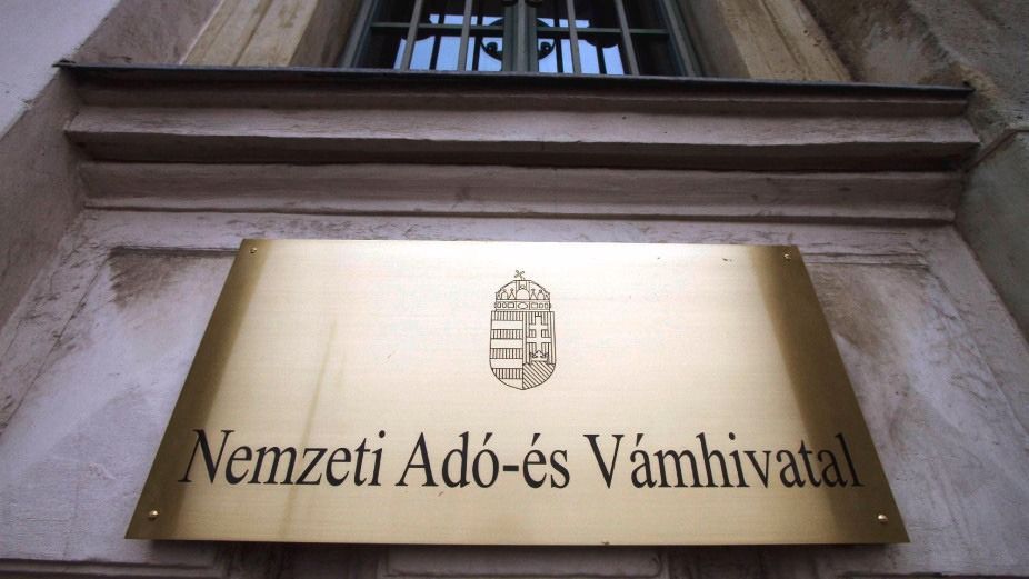 NAV feketelista: így kerülhetnek le a bejelentés nélkül foglalkoztatók