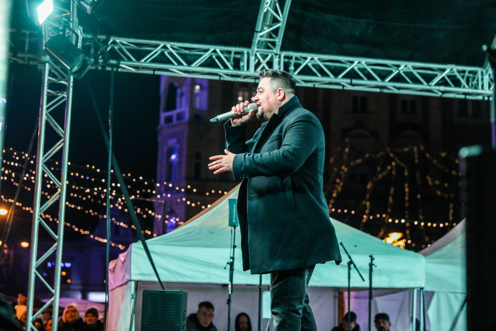 Caramel és Vastag Csaba léptek fel a szombathelyi adventi vásárban