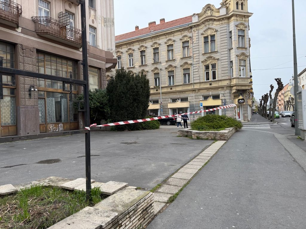 Szélvihar: életveszély Szombathely belvárosában! Hullanak a cserepek a ...