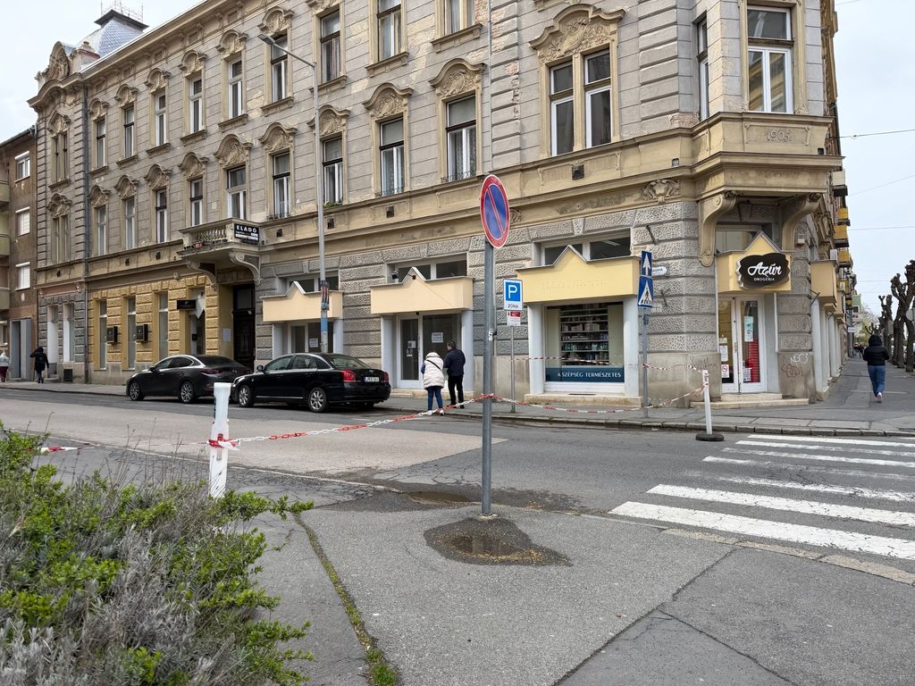 Szélvihar: életveszély Szombathely belvárosában! Hullanak a cserepek a ...