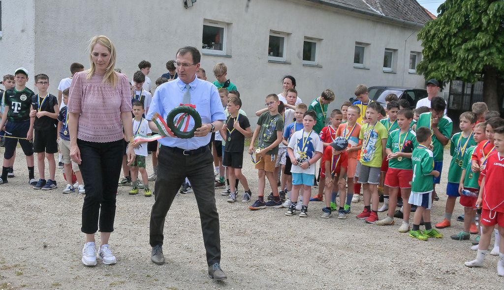 Lóránt Gyula emléke Kőszegen: emléktornával és koszorúzással ...