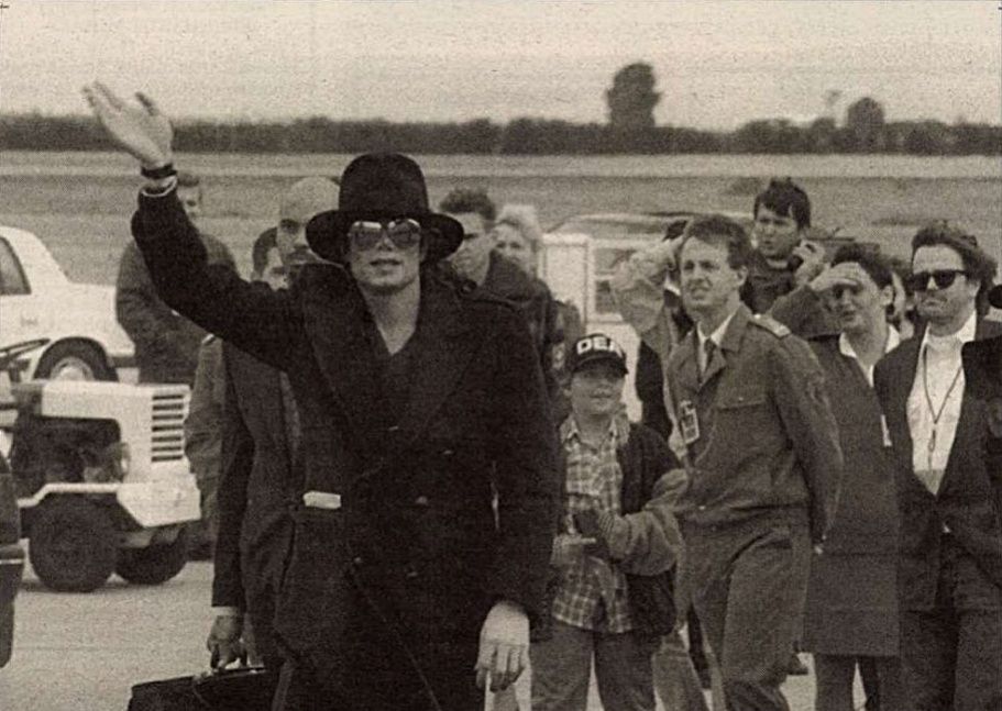 Ilyen volt, amikor Michael Jackson Magyarországra látogatott - vasiak ...